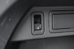 Pelēks Volkswagen Tiguan 2017 Rīga, ar dzinēja tilpumu 2.00 L un nobraukumu 211 tūkst. km par 13850 €, foto 21 vietnē AUTOMOTO.COM.LV