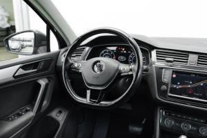 Pelēks Volkswagen Tiguan 2017 Rīga, ar dzinēja tilpumu 2.00 L un nobraukumu 211 tūkst. km par 13850 €, foto 22 vietnē AUTOMOTO.COM.LV