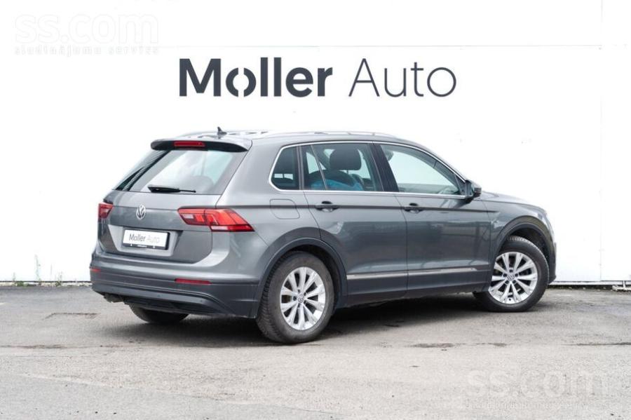Grey Volkswagen Tiguan 2017 in Riga, with an engine capacity of 2.00 L and mileage of 211 thousand km for 13850 €, photo 7 on AUTOMOTO.COM.LV