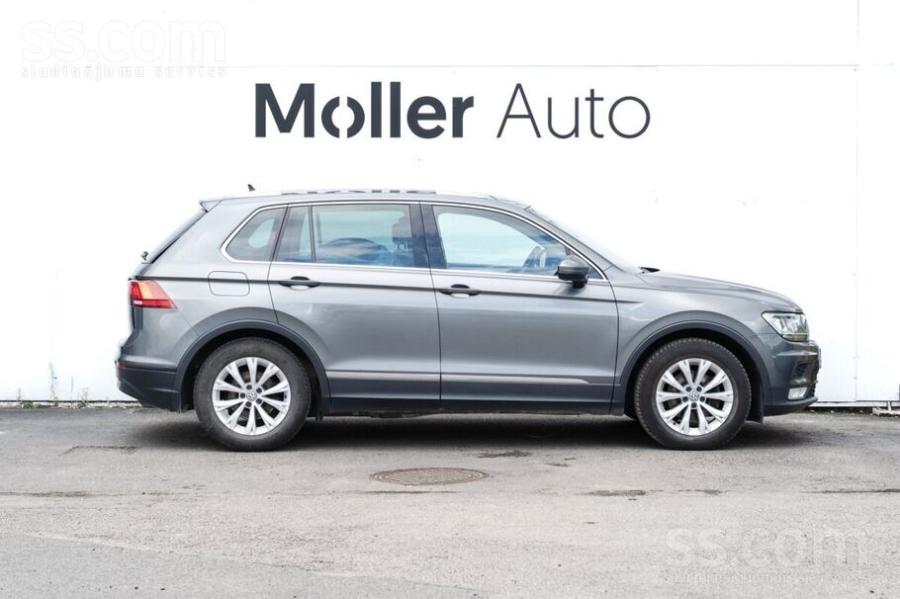 Grey Volkswagen Tiguan 2017 in Riga, with an engine capacity of 2.00 L and mileage of 211 thousand km for 13850 €, photo 9 on AUTOMOTO.COM.LV