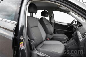 Grey Volkswagen Tiguan 2017 in Riga, with an engine capacity of 2.00 L and mileage of 211 thousand km for 13850 €, photo 10 on AUTOMOTO.COM.LV
