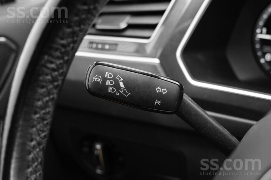 Grey Volkswagen Tiguan 2017 in Riga, with an engine capacity of 2.00 L and mileage of 211 thousand km for 13850 €, photo 16 on AUTOMOTO.COM.LV