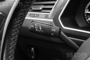 Grey Volkswagen Tiguan 2017 in Riga, with an engine capacity of 2.00 L and mileage of 211 thousand km for 13850 €, photo 17 on AUTOMOTO.COM.LV
