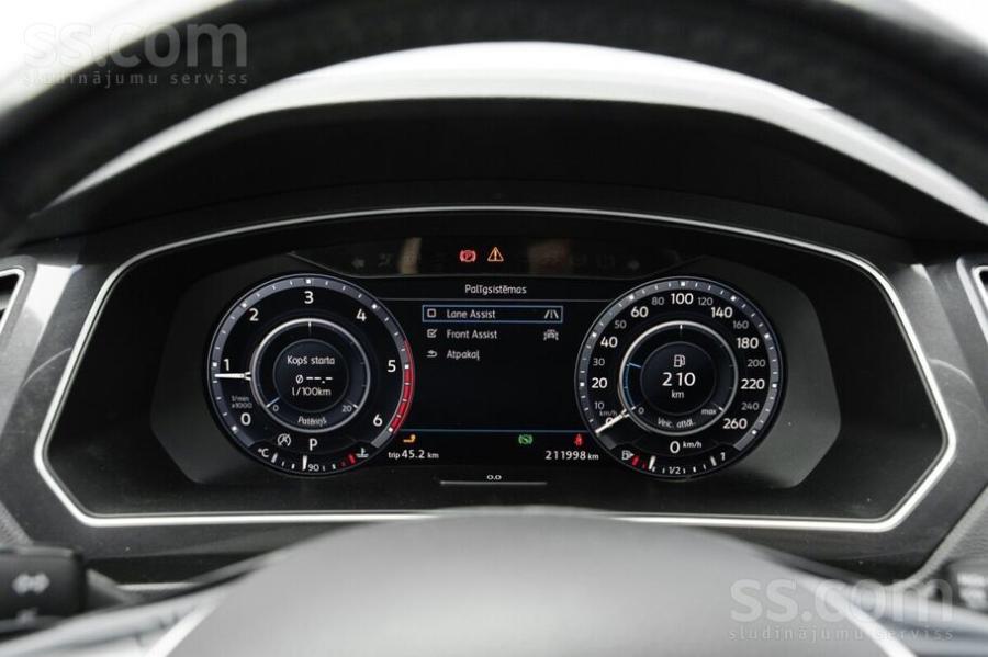 Grey Volkswagen Tiguan 2017 in Riga, with an engine capacity of 2.00 L and mileage of 211 thousand km for 13850 €, photo 19 on AUTOMOTO.COM.LV