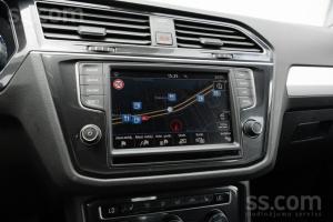 Grey Volkswagen Tiguan 2017 in Riga, with an engine capacity of 2.00 L and mileage of 211 thousand km for 13850 €, photo 30 on AUTOMOTO.COM.LV