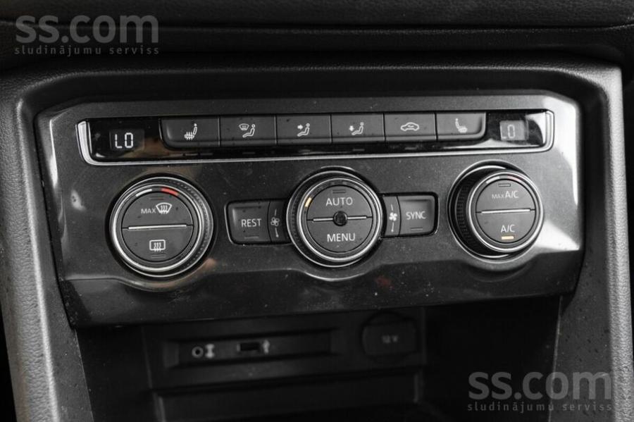 Grey Volkswagen Tiguan 2017 in Riga, with an engine capacity of 2.00 L and mileage of 211 thousand km for 13850 €, photo 27 on AUTOMOTO.COM.LV
