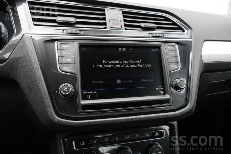 Grey Volkswagen Tiguan 2017 in Riga, with an engine capacity of 2.00 L and mileage of 211 thousand km for 13850 €, photo 32 on AUTOMOTO.COM.LV