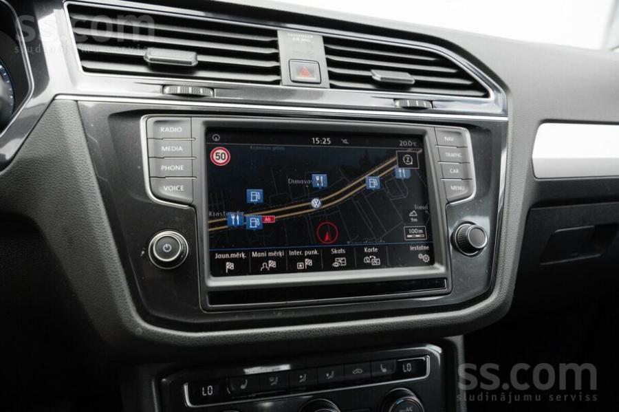 Grey Volkswagen Tiguan 2017 in Riga, with an engine capacity of 2.00 L and mileage of 211 thousand km for 13850 €, photo 31 on AUTOMOTO.COM.LV