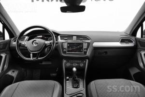 Grey Volkswagen Tiguan 2017 in Riga, with an engine capacity of 2.00 L and mileage of 211 thousand km for 13850 €, photo 44 on AUTOMOTO.COM.LV