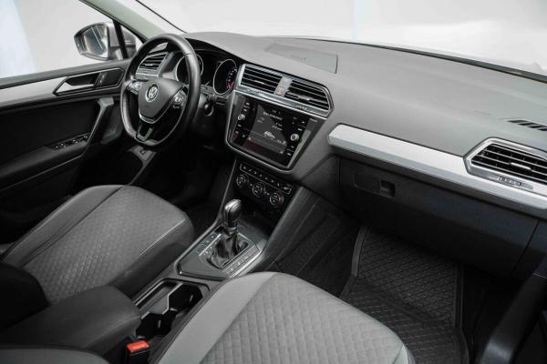 Pelēks Volkswagen Tiguan 2018 Peetri, ar dzinēja tilpumu 1.40 L un nobraukumu 162 tūkst. km par 17250 €, foto 10 vietnē AUTOMOTO.COM.LV