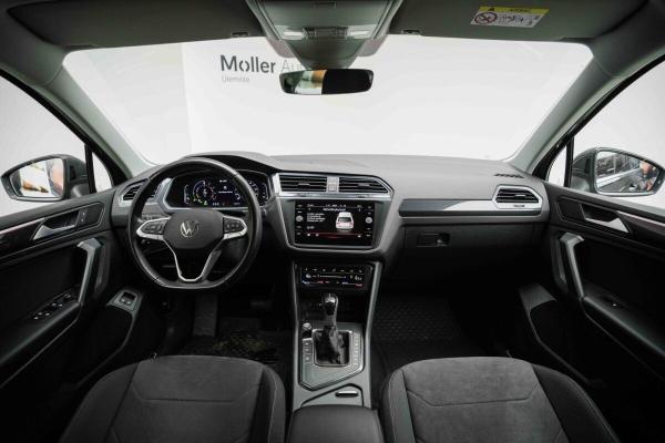 Grey Volkswagen Tiguan 2022 in Peetri, with an engine capacity of 1.40 L and mileage of 133 thousand km for 29250 €, photo 7 on AUTOMOTO.COM.LV