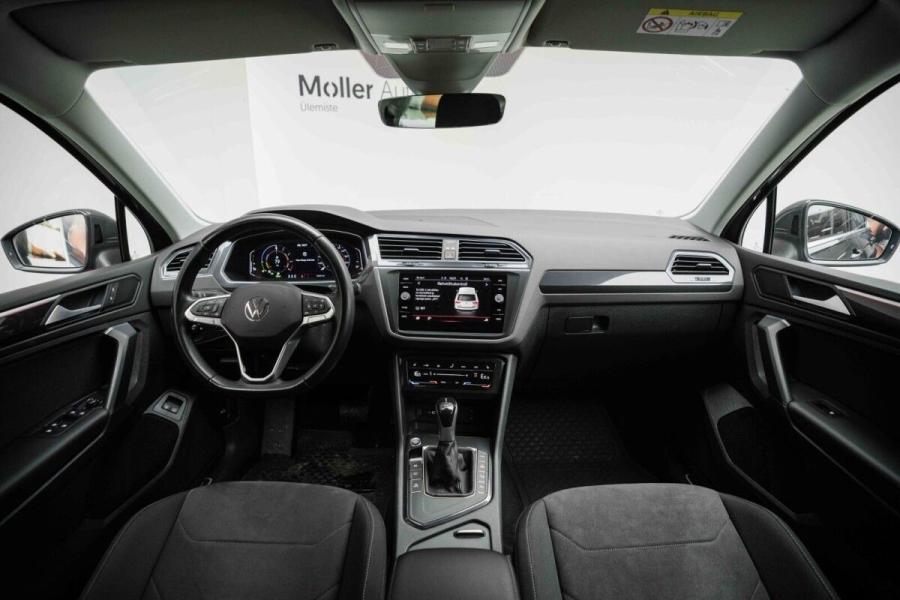 Grey Volkswagen Tiguan 2022 in Peetri, with an engine capacity of 1.40 L and mileage of 133 thousand km for 29250 €, photo 8 on AUTOMOTO.COM.LV