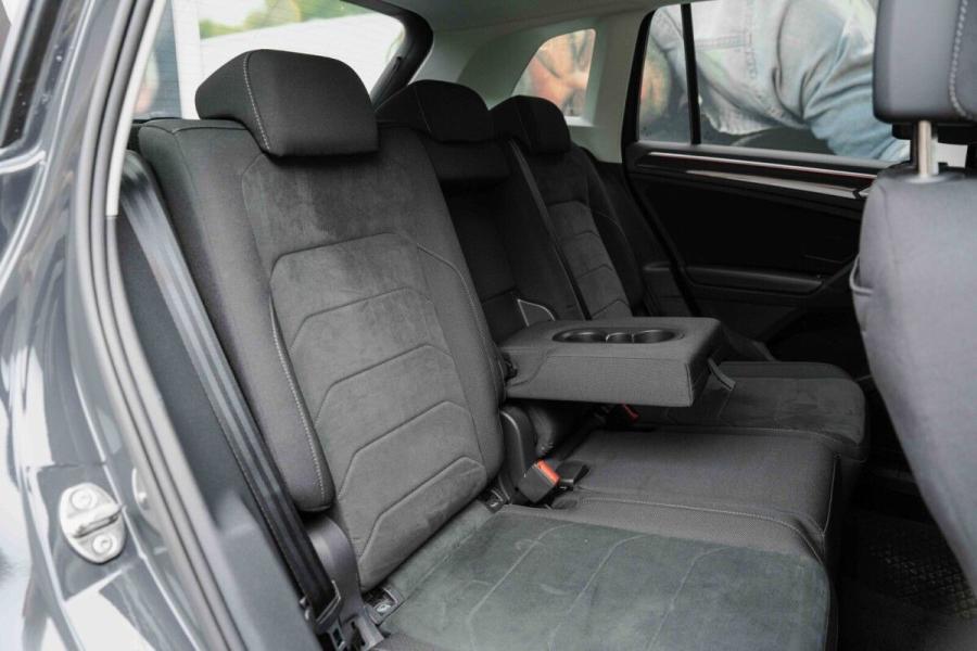 Grey Volkswagen Tiguan 2022 in Peetri, with an engine capacity of 1.40 L and mileage of 133 thousand km for 29250 €, photo 12 on AUTOMOTO.COM.LV