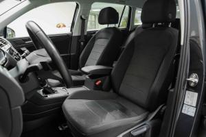 Grey Volkswagen Tiguan 2022 in Peetri, with an engine capacity of 1.40 L and mileage of 133 thousand km for 29250 €, photo 13 on AUTOMOTO.COM.LV
