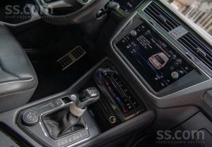 Pelēks Volkswagen Tiguan 2023 Rīga, ar dzinēja tilpumu 2.00 L un nobraukumu 58 tūkst. km par 37000 €, foto 13 vietnē AUTOMOTO.COM.LV