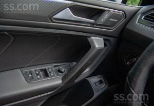 Pelēks Volkswagen Tiguan 2023 Rīga, ar dzinēja tilpumu 2.00 L un nobraukumu 58 tūkst. km par 37000 €, foto 14 vietnē AUTOMOTO.COM.LV