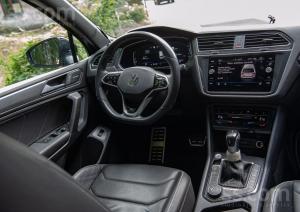 Pelēks Volkswagen Tiguan 2023 Rīga, ar dzinēja tilpumu 2.00 L un nobraukumu 58 tūkst. km par 37000 €, foto 15 vietnē AUTOMOTO.COM.LV