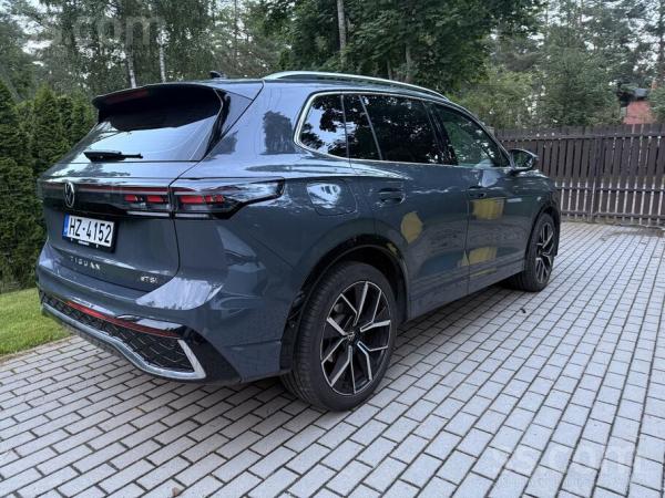 Pelēks Volkswagen Tiguan 2024 Rīga, ar dzinēja tilpumu 1.50 L un nobraukumu 33 tūkst. km par 37500 €, foto 1 vietnē AUTOMOTO.COM.LV
