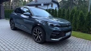 Pelēks Volkswagen Tiguan 2024 Rīga, ar dzinēja tilpumu 1.50 L un nobraukumu 33 tūkst. km par 34000 €, foto 4 vietnē AUTOMOTO.COM.LV