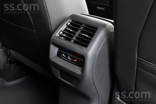 Grey Volkswagen Tiguan 2025 in Riga, with an engine capacity of 1.50 L and mileage of 12 thousand km for 37900 €, photo 9 on AUTOMOTO.COM.LV