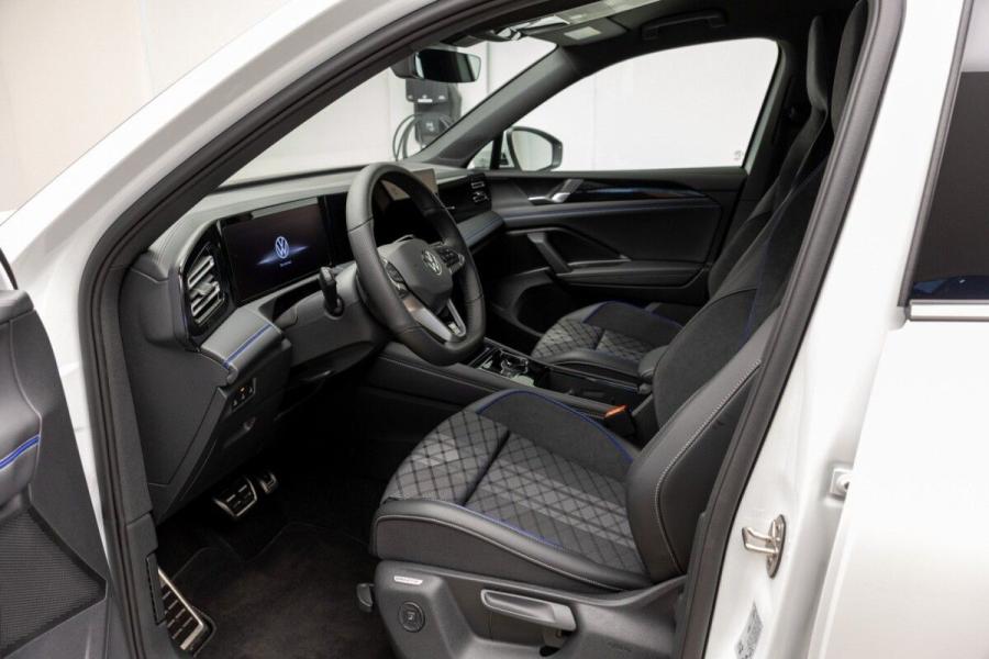 Grey Volkswagen Tiguan 2026 in Johvi, with an engine capacity of 1.50 L and mileage of 8 thousand km for 42250 €, photo 12 on AUTOMOTO.COM.LV