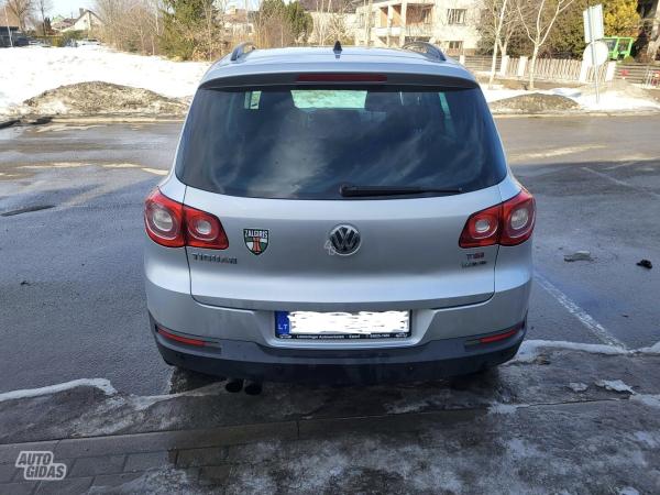 Pelēks Volkswagen Tiguan 2008 Kauņa, ar dzinēja tilpumu 1.40 L un nobraukumu 205 tūkst. km par 4200 €, foto 4 vietnē AUTOMOTO.COM.LV