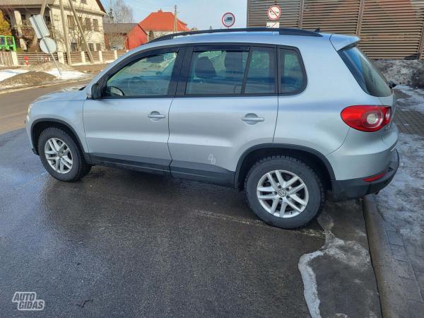 Pelēks Volkswagen Tiguan 2008 Kauņa, ar dzinēja tilpumu 1.40 L un nobraukumu 205 tūkst. km par 4200 €, foto 5 vietnē AUTOMOTO.COM.LV