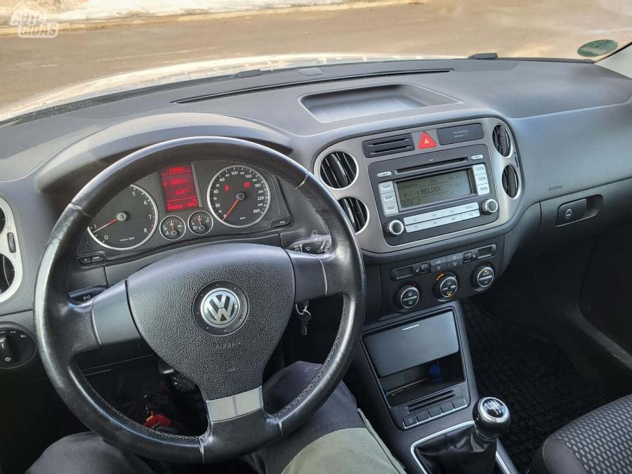 Pelēks Volkswagen Tiguan 2008 Kauņa, ar dzinēja tilpumu 1.40 L un nobraukumu 205 tūkst. km par 4200 €, foto 8 vietnē AUTOMOTO.COM.LV