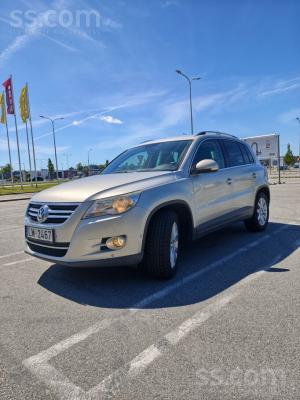 Pelēks Volkswagen Tiguan 2008 Rīga, ar dzinēja tilpumu 2.00 L un nobraukumu 309 tūkst. km par 5300 €, foto  vietnē AUTOMOTO.COM.LV