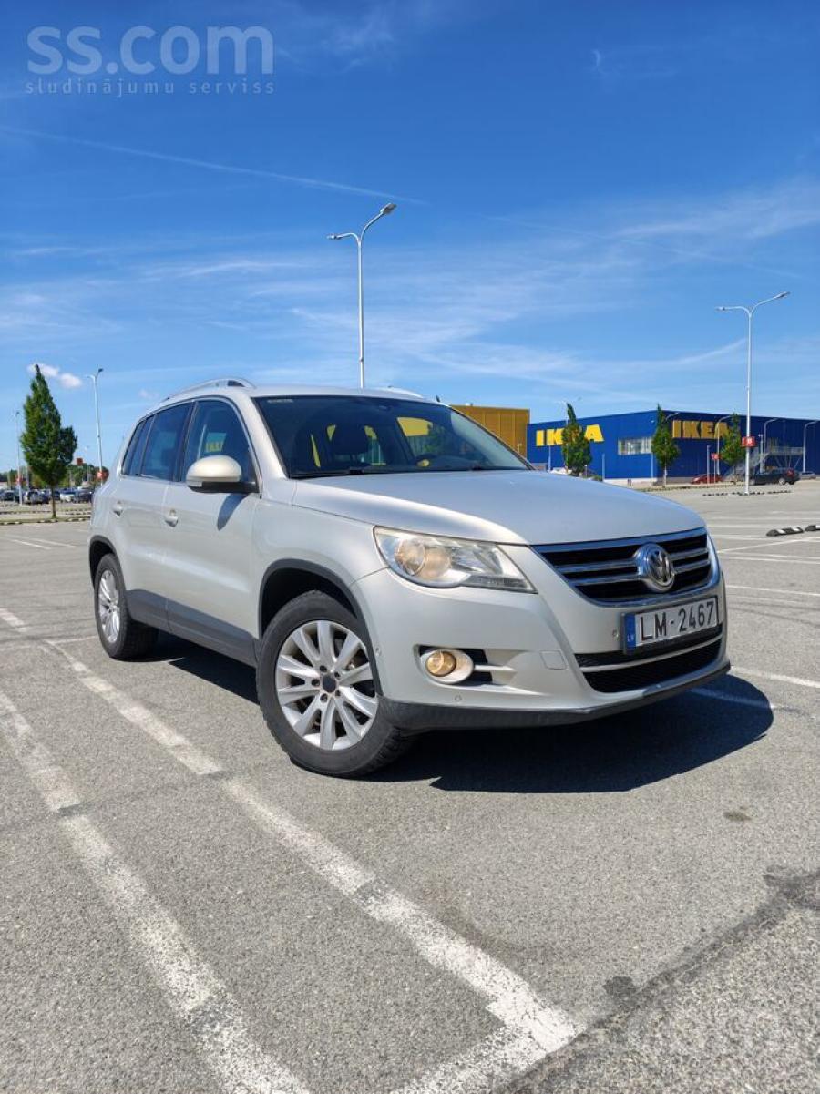 Pelēks Volkswagen Tiguan 2008 Rīga, ar dzinēja tilpumu 2.00 L un nobraukumu 309 tūkst. km par 5300 €, foto 3 vietnē AUTOMOTO.COM.LV