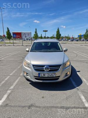 Pelēks Volkswagen Tiguan 2008 Rīga, ar dzinēja tilpumu 2.00 L un nobraukumu 309 tūkst. km par 5300 €, foto 4 vietnē AUTOMOTO.COM.LV