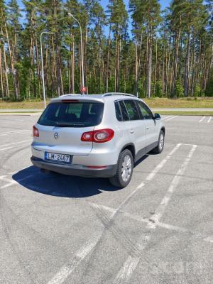Pelēks Volkswagen Tiguan 2008 Rīga, ar dzinēja tilpumu 2.00 L un nobraukumu 309 tūkst. km par 5300 €, foto 5 vietnē AUTOMOTO.COM.LV
