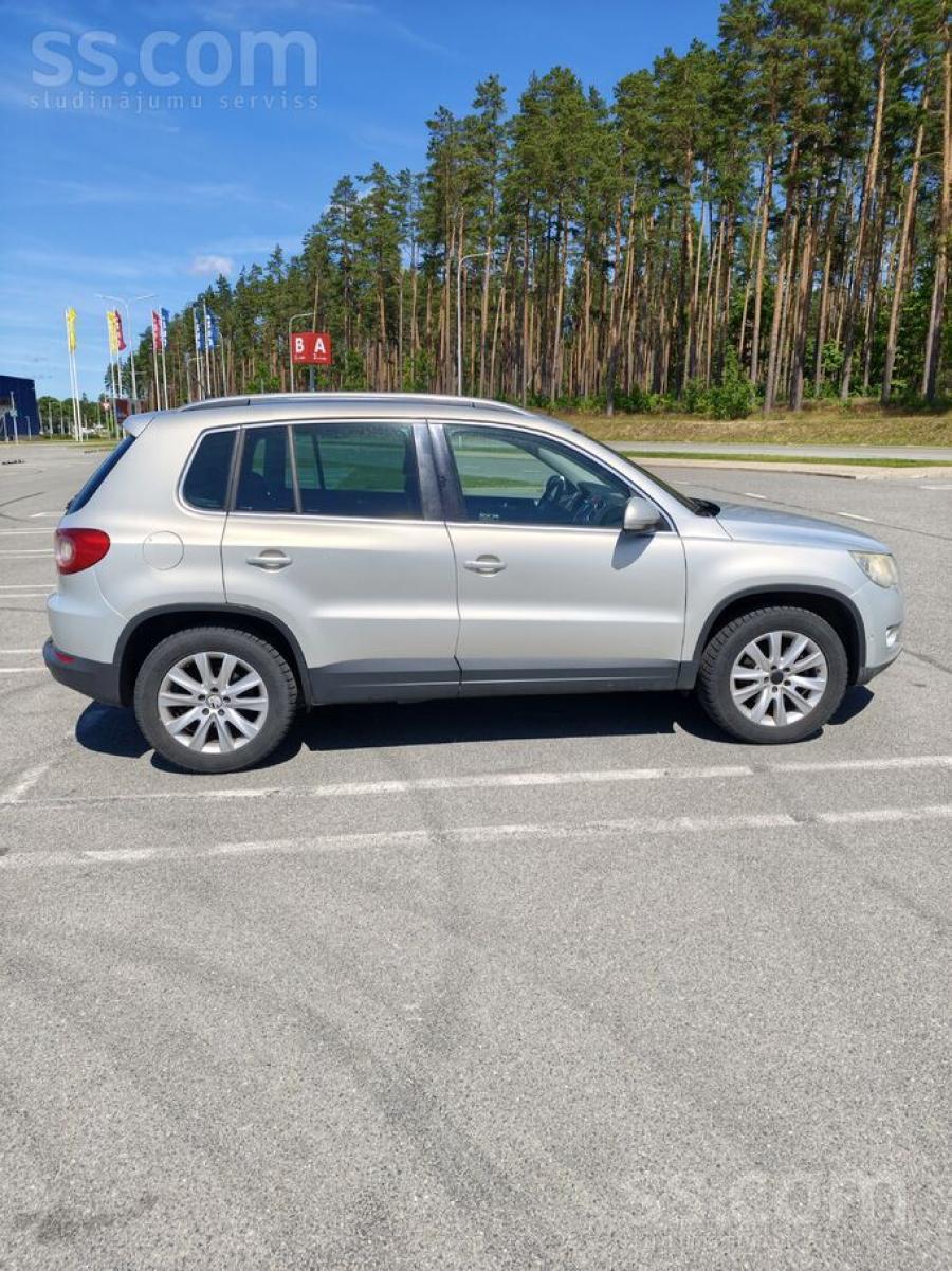 Pelēks Volkswagen Tiguan 2008 Rīga, ar dzinēja tilpumu 2.00 L un nobraukumu 309 tūkst. km par 5300 €, foto 6 vietnē AUTOMOTO.COM.LV