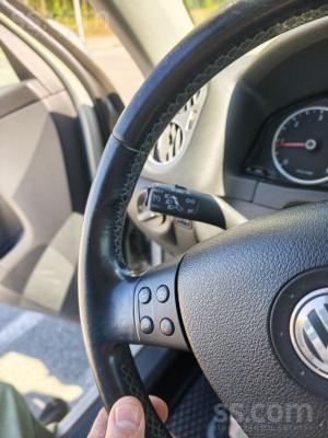 Pelēks Volkswagen Tiguan 2008 Rīga, ar dzinēja tilpumu 2.00 L un nobraukumu 309 tūkst. km par 5300 €, foto 15 vietnē AUTOMOTO.COM.LV