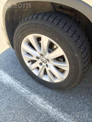 Pelēks Volkswagen Tiguan 2008 Rīga, ar dzinēja tilpumu 2.00 L un nobraukumu 309 tūkst. km par 5300 €, foto 18 vietnē AUTOMOTO.COM.LV