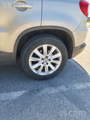 Pelēks Volkswagen Tiguan 2008 Rīga, ar dzinēja tilpumu 2.00 L un nobraukumu 309 tūkst. km par 5300 €, foto 19 vietnē AUTOMOTO.COM.LV