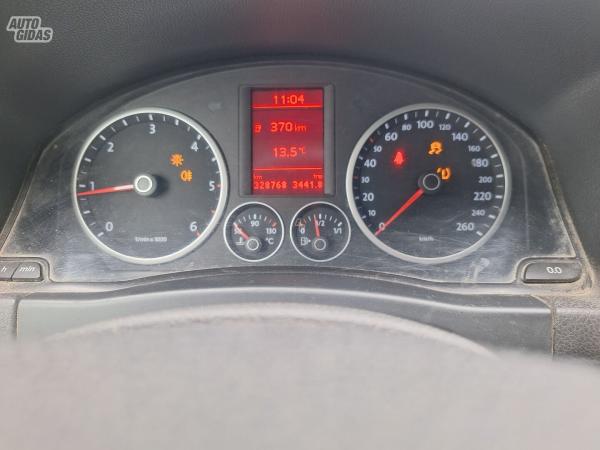 Grey Volkswagen Tiguan 2008 in Ukmerge, with an engine capacity of 2.00 L and mileage of 329 thousand km for 1800 €, photo 10 on AUTOMOTO.COM.LV