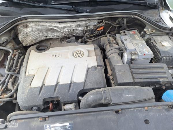 Grey Volkswagen Tiguan 2008 in Ukmerge, with an engine capacity of 2.00 L and mileage of 329 thousand km for 1800 €, photo 11 on AUTOMOTO.COM.LV