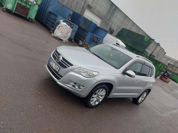 Pelēks Volkswagen Tiguan 2009 Kauņa, ar dzinēja tilpumu 1.98 L un nobraukumu 245 tūkst. km par 7999 €, foto 1 vietnē AUTOMOTO.COM.LV