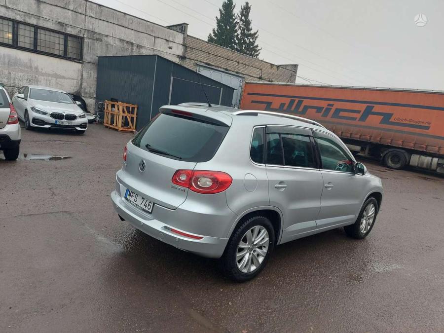 Pelēks Volkswagen Tiguan 2009 Kauņa, ar dzinēja tilpumu 1.98 L un nobraukumu 245 tūkst. km par 7999 €, foto 4 vietnē AUTOMOTO.COM.LV