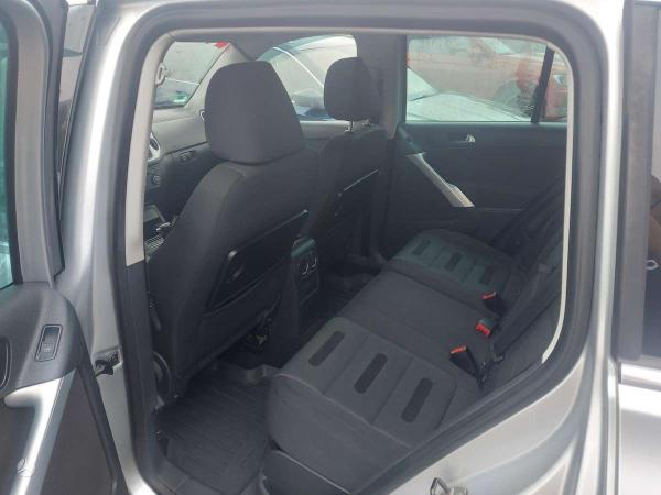 Pelēks Volkswagen Tiguan 2009 Kauņa, ar dzinēja tilpumu 1.98 L un nobraukumu 245 tūkst. km par 7999 €, foto 9 vietnē AUTOMOTO.COM.LV
