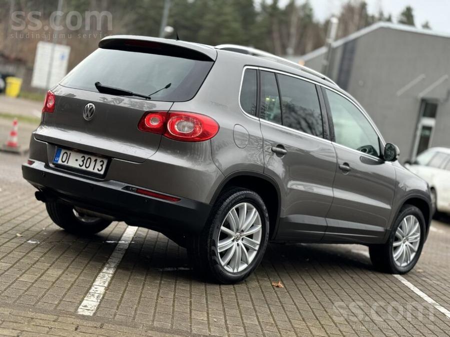 Grey Volkswagen Tiguan 2010 in Jurmala, with an engine capacity of 1.40 L and mileage of 0 thousand km for 7950 €, photo 3 on AUTOMOTO.COM.LV