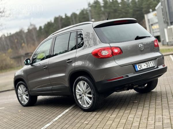 Grey Volkswagen Tiguan 2010 in Jurmala, with an engine capacity of 1.40 L and mileage of 0 thousand km for 7950 €, photo 4 on AUTOMOTO.COM.LV
