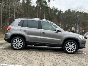 Grey Volkswagen Tiguan 2010 in Jurmala, with an engine capacity of 1.40 L and mileage of 0 thousand km for 7950 €, photo 5 on AUTOMOTO.COM.LV