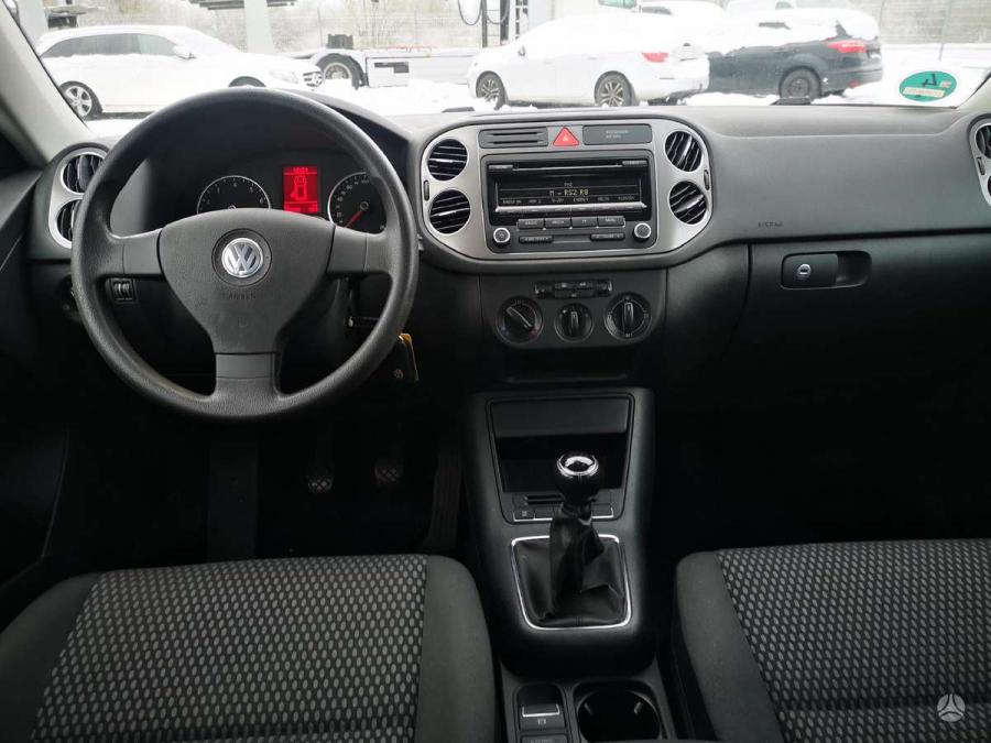 Pelēks Volkswagen Tiguan 2010 Radviliškis, ar dzinēja tilpumu 1.40 L un nobraukumu 229 tūkst. km par 5350 €, foto 8 vietnē AUTOMOTO.COM.LV