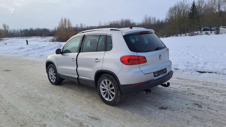 Grey Volkswagen Tiguan 2012 in Kedainiai, with an engine capacity of 1.40 L and mileage of 208 thousand km for 6500 €, photo 3 on AUTOMOTO.COM.LV