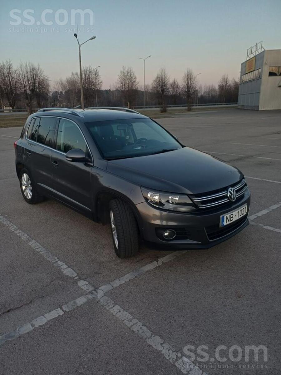 Pelēks Volkswagen Tiguan 2012 Ogre, ar dzinēja tilpumu 2.00 L un nobraukumu 220 tūkst. km par 8950 €, foto 1 vietnē AUTOMOTO.COM.LV