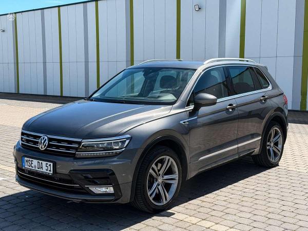 Grey Volkswagen Tiguan 2017 in Raseiniai, with an engine capacity of 2.00 L and mileage of 247 thousand km for 15600 €, photo 3 on AUTOMOTO.COM.LV