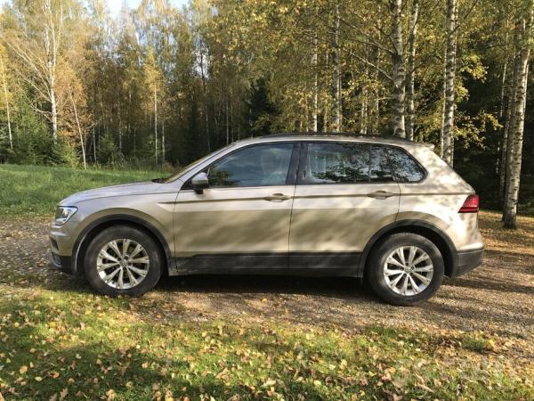 Grey Volkswagen Tiguan 2019 in Riga, with an engine capacity of 2.00 L and mileage of 58 thousand km for 18000 €, photo 3 on AUTOMOTO.COM.LV