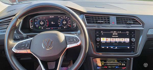 Grey Volkswagen Tiguan 2021 in Taurage, with an engine capacity of 1.50 L and mileage of 76 thousand km for 22000 €, photo 9 on AUTOMOTO.COM.LV